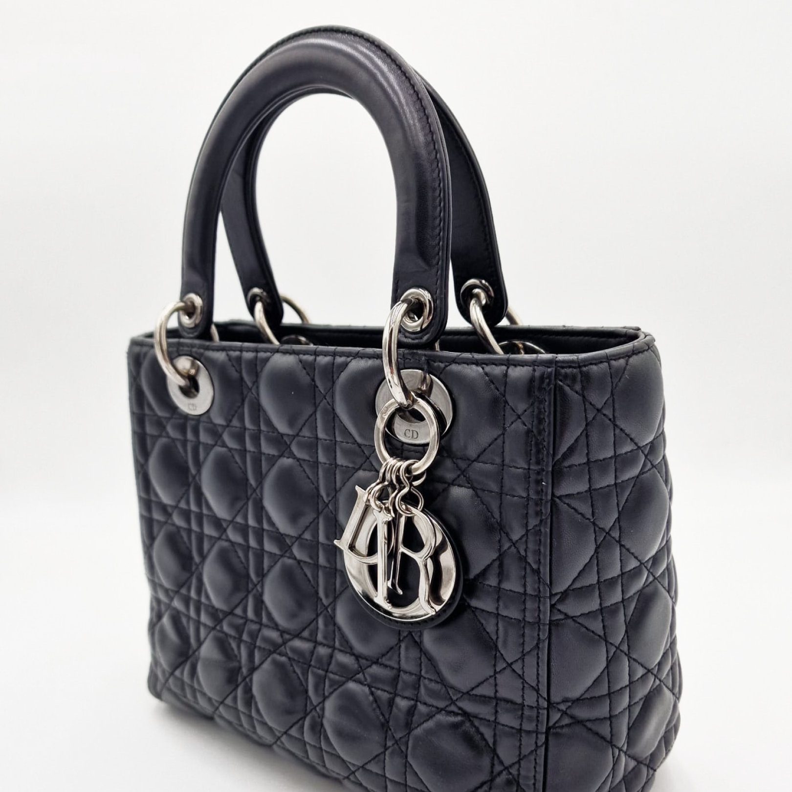 EFFORIE • Second Hand Luxury